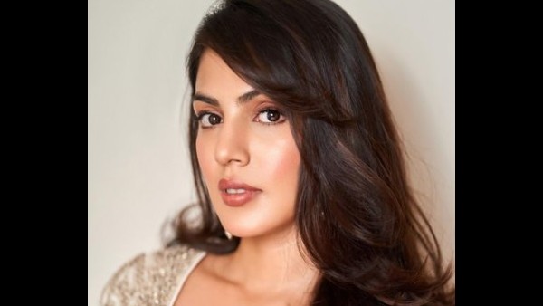 Rhea Chakraborty's Cryptic Post After Sushant's Sister Says She Ruined ...