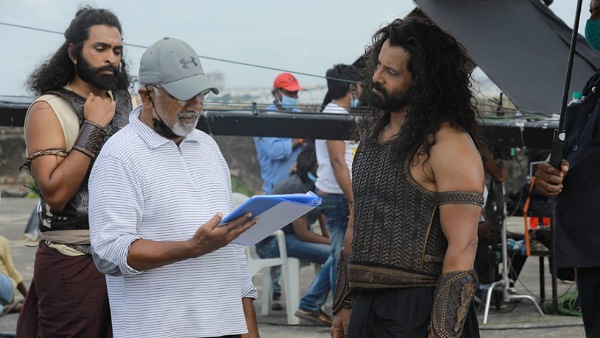 Ponniyin Selvan 1 Mumbai Promotion: Actor Vikram Stuns Everyone With ...