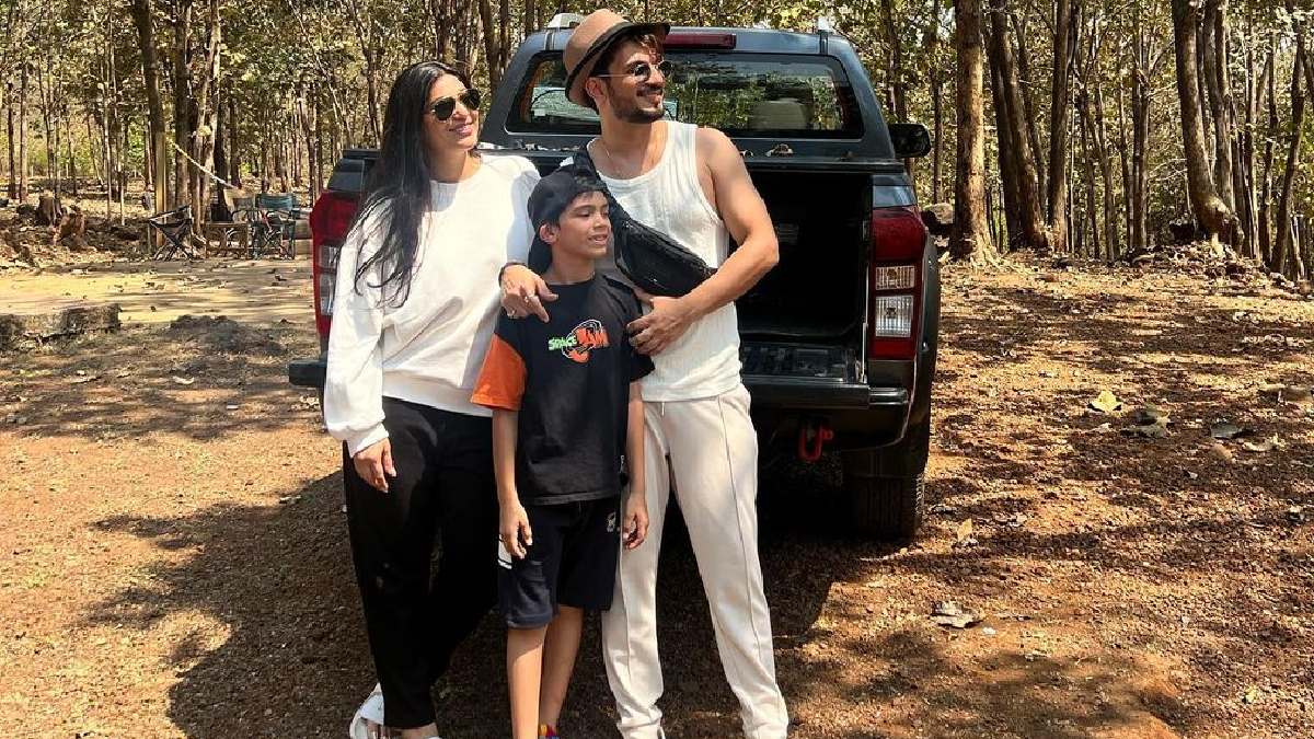 Arjun Bijlani Mantra Of Happy Life Spending Time With Family Pic ...