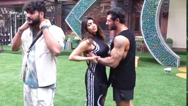 Bigg Boss OTT 2 Jad Hadid Touches Akanksha Puri Forcibly Uncomfortable VIRAL Video Fan Reactions ...