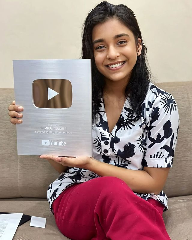 Shiv Thakare Reaction To Sumbul Touqeer YouTube Silver Play Button Instagram Post| ShivSum Bond ...