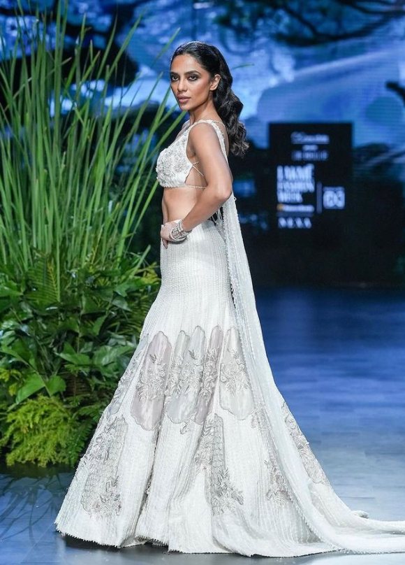Lakme Fashion Week Day 5 Highlights: Adah Sharma, Lisa Haydon, Ananya ...