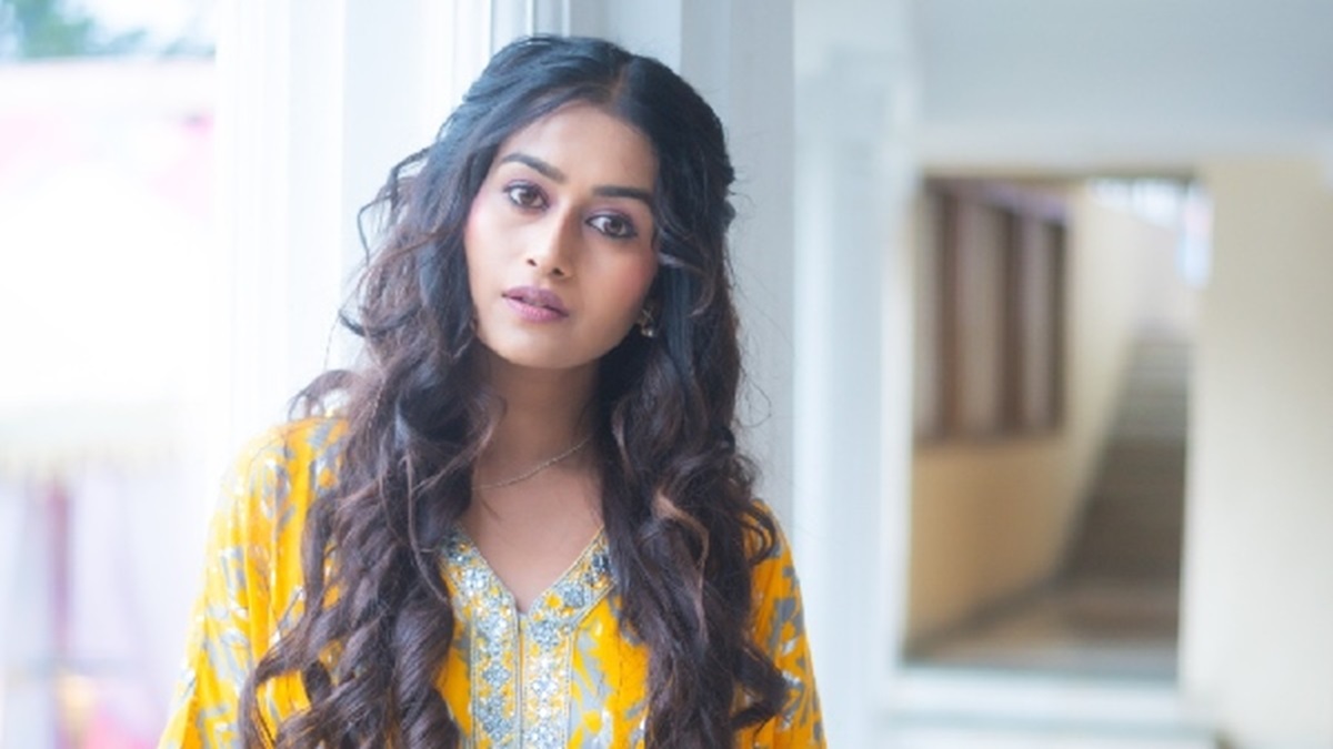 MTV Love School Fame Manisha Saxena Returns To TV With Milke Bhi Hum Na ...
