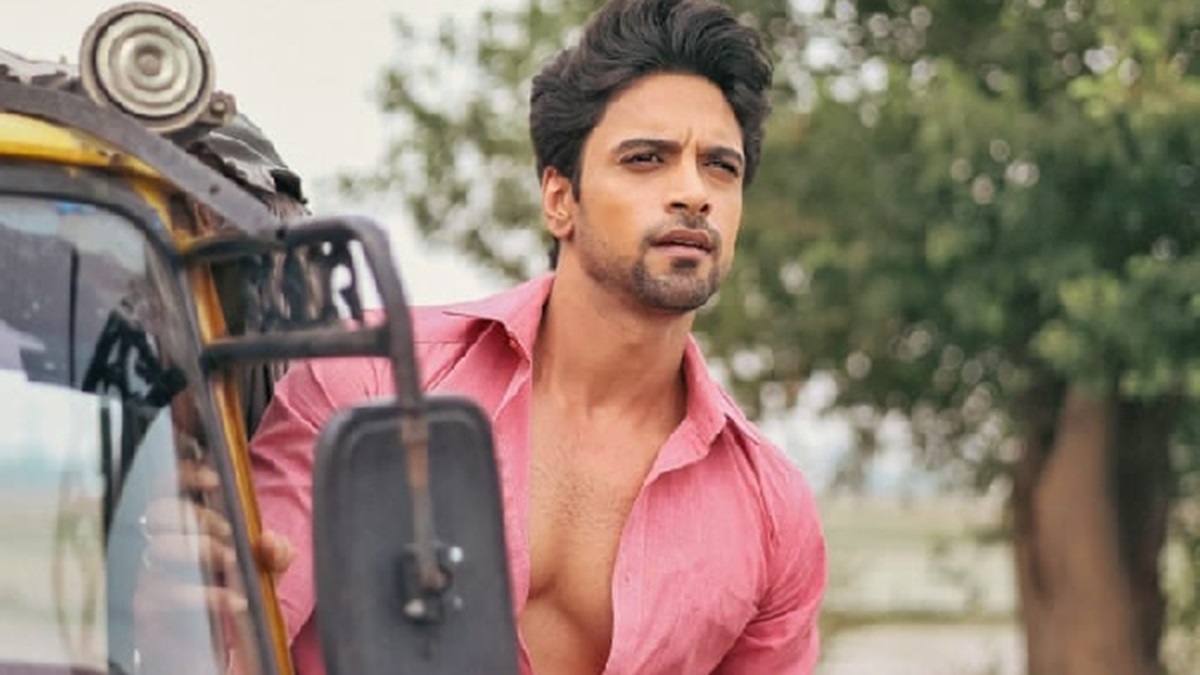 Badall Pe Paon Hain Actor Aakash Ahuja's Fun BTS From Sets Goes Viral ...