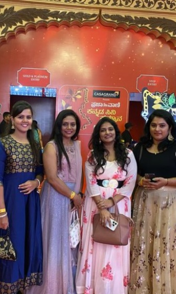 A Night of Stars and Josh App: Prajavani Kannada Cine Sammana in ...