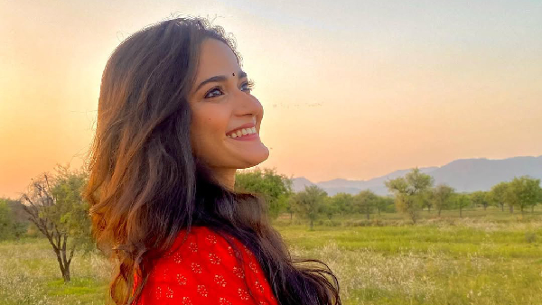 Ishq Jabariya Actress Siddhi Sharma Finds Peace and Flavor in Rajasthan ...