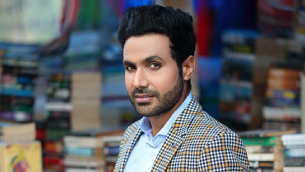 Salim Diwan Dedicates Birthday To Indian Soldiers, Spends Time In ...