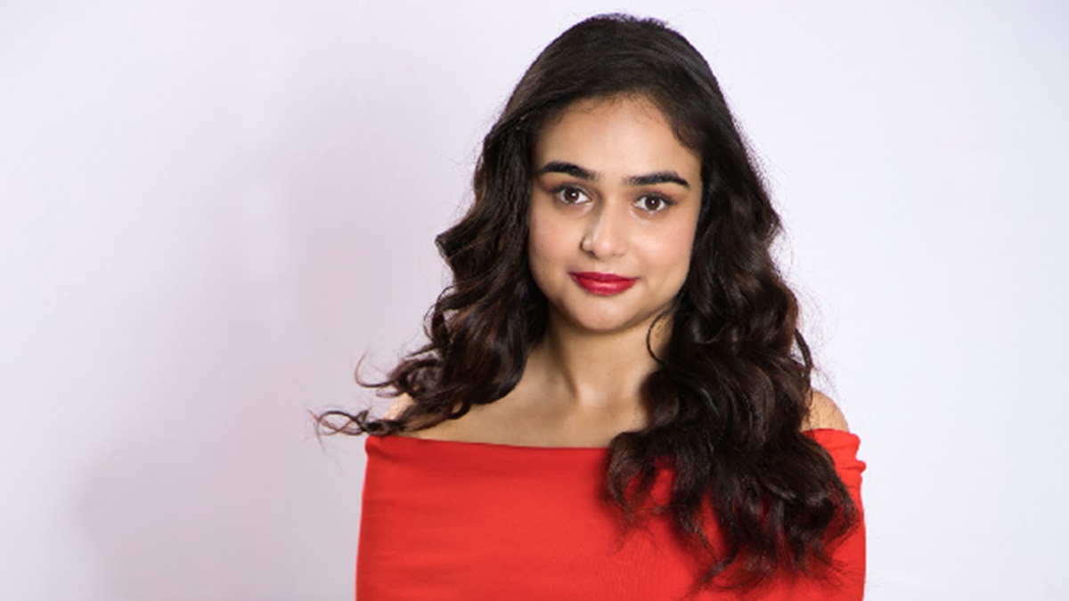 Kaveri Kapur Teases Exciting New Projects With a Cheeky Thumbs-Up - Filmibeat