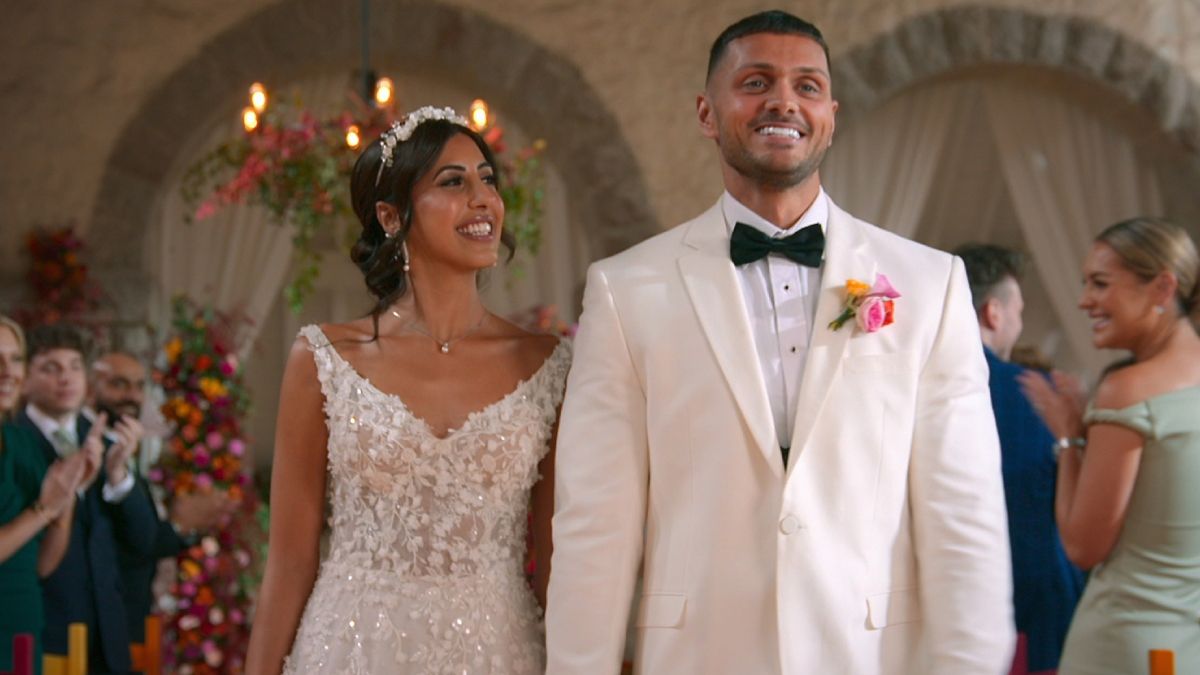 Love is Blind UK Season 2: Know All About Indian Girl Sarover Who ...