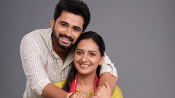 Vin Doghantali Hi Tutena (Veen Doghatli He Tutena) Full Cast, Real Names Of Actors: Subodh Bhave ...