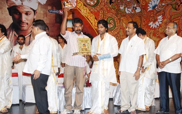 Varudu Movie Poster & Photos | Varudu Movie Location Pics | Varudu ...