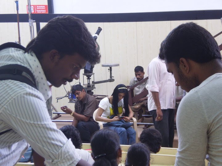 Kaavalan Movie Poster & Photos | Kaavalan Movie Location Pics ...
