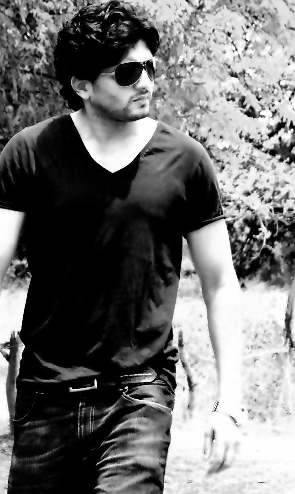 Jeevan - Photos, Videos, Birthday, Latest News, Height In Feet - FilmiBeat