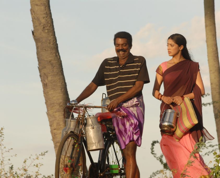 Chattambinadu Movie Poster & Photos | Chattambinadu Movie Location Pics ...