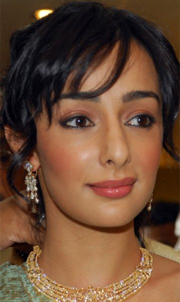 Ferena Wazeir - Photos, Videos, Birthday, Latest News, Height In Feet ...