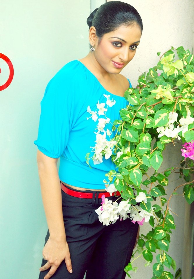 Padmapriya - Photos, Videos, Birthday, Latest News, Height In Feet ...
