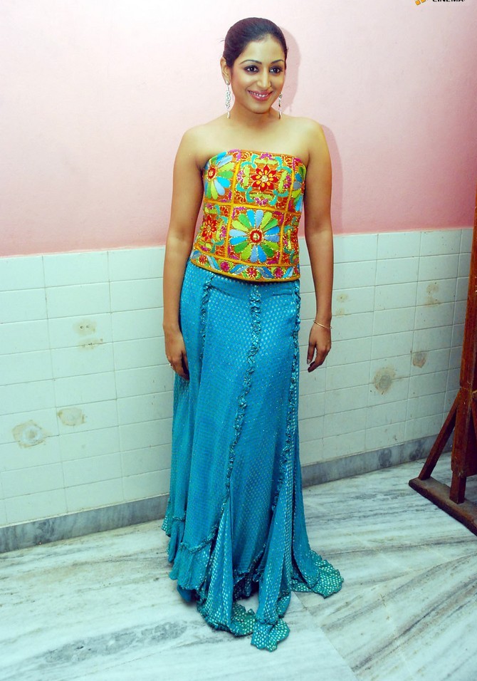 Padmapriya - Photos, Videos, Birthday, Latest News, Height In Feet ...