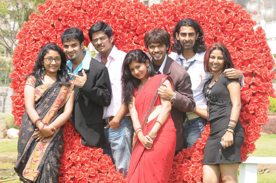 Inidhu Inidhu Movie Poster & Photos | Inidhu Inidhu Movie Location Pics ...