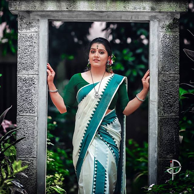 Sarayu - Photos, Videos, Birthday, Latest News, Height In Feet - FilmiBeat