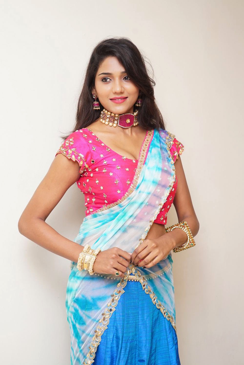 Shalu - Photos, Videos, Birthday, Latest News, Height In Feet - FilmiBeat