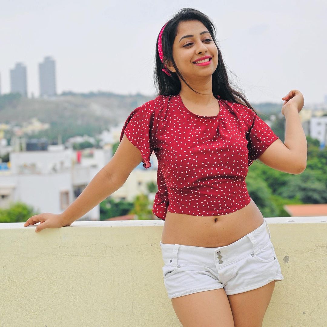 Jayashree Aradhya - Photos, Videos, Birthday, Latest News, Height In ...