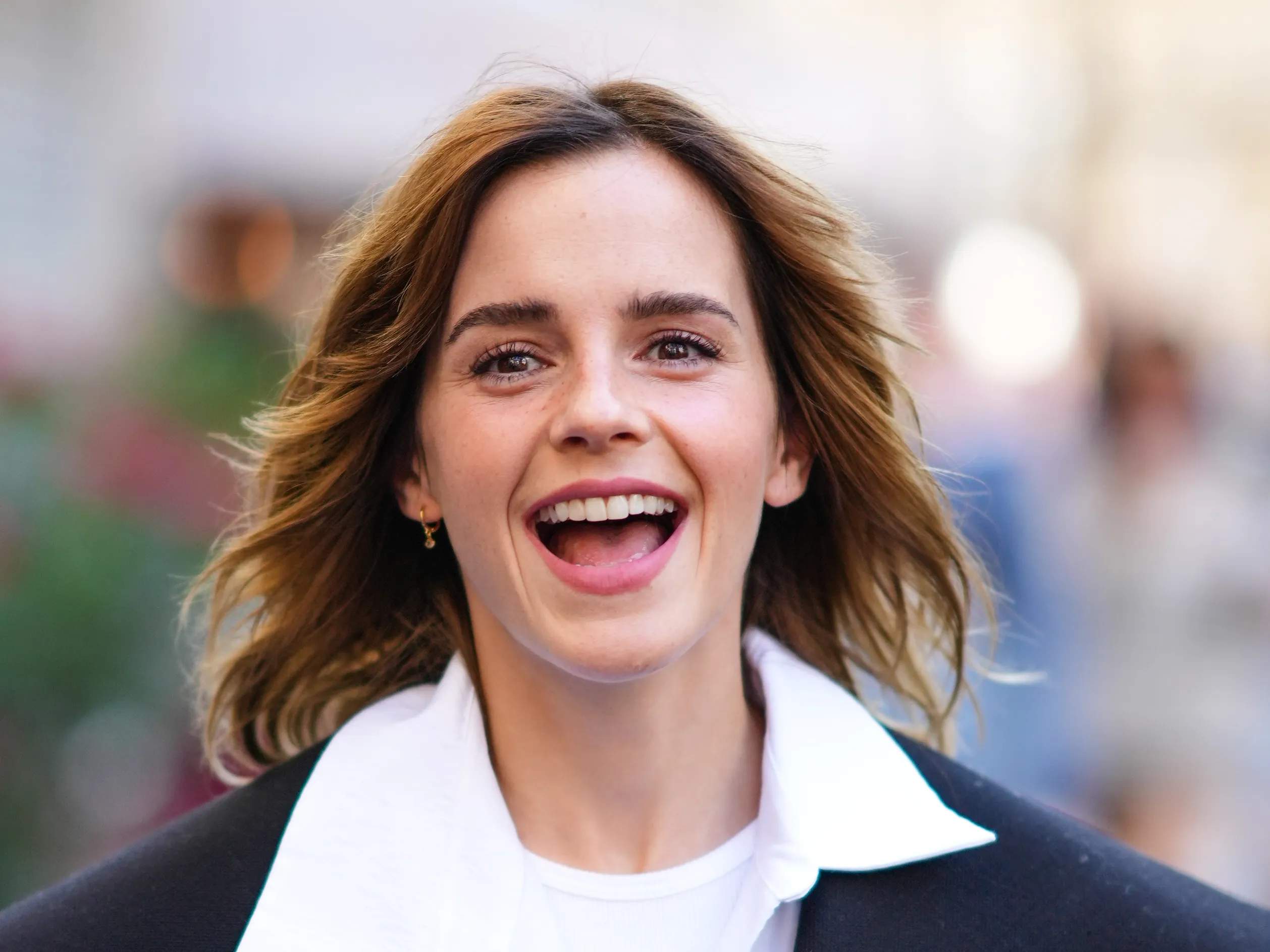 Emma Watson - Photos, Videos, Birthday, Latest News, Height In Feet ...