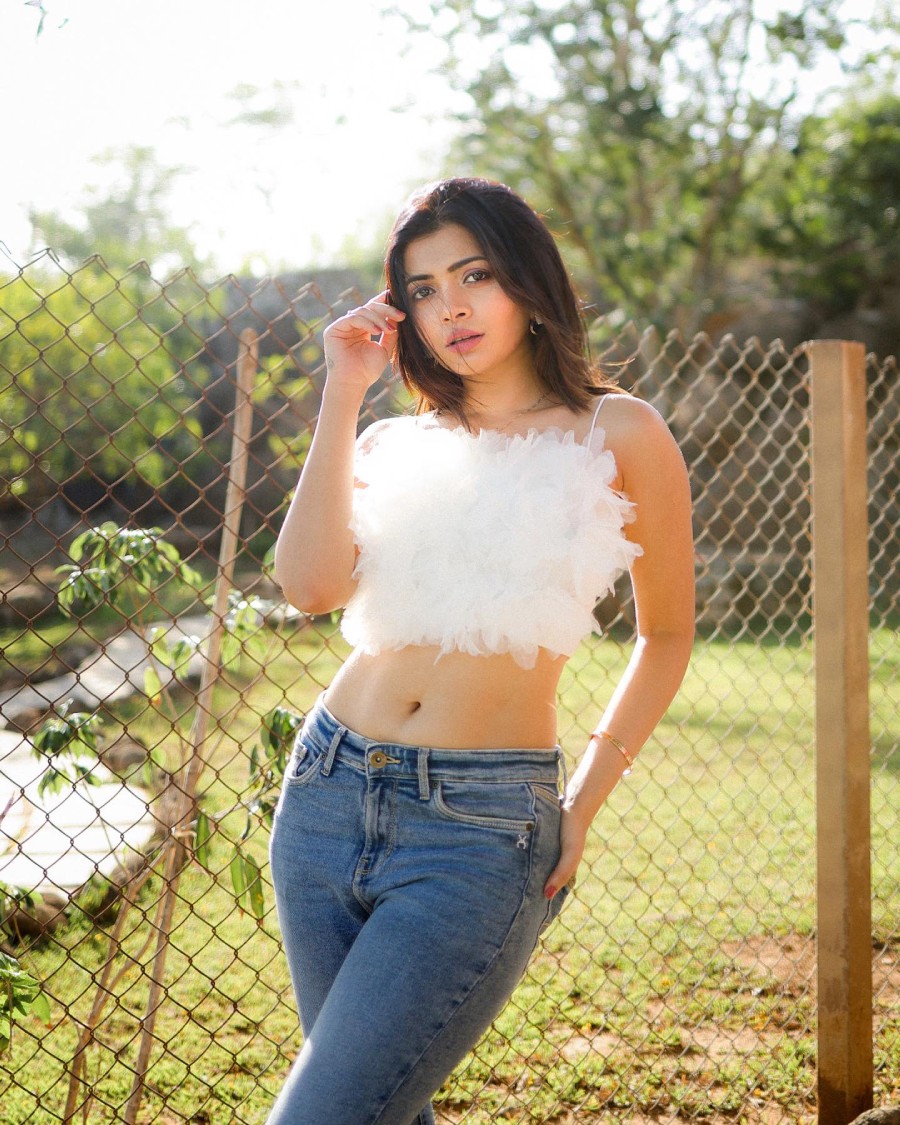 Ruchira Jadhav - Photos, Videos, Birthday, Latest News, Height In Feet ...