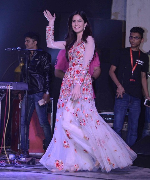 Fitoor Movie Poster & Photos | Fitoor Movie Location Pics | Fitoor ...