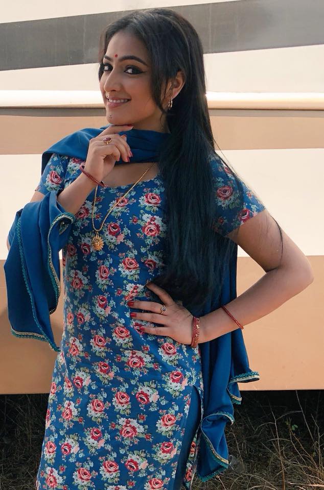 Bell Bottom Fan Photos | Bell Bottom Photos, Images, Pictures # 60399 ...