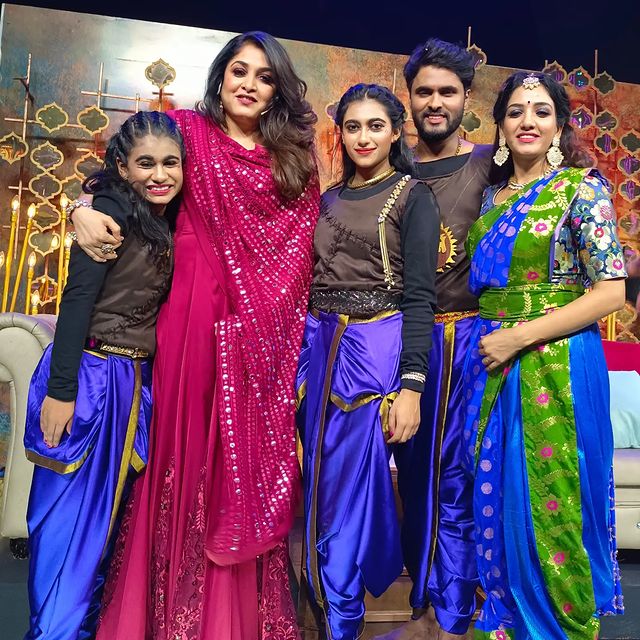 Aishu - Photos, Videos, Birthday, Latest News, Height In Feet - FilmiBeat