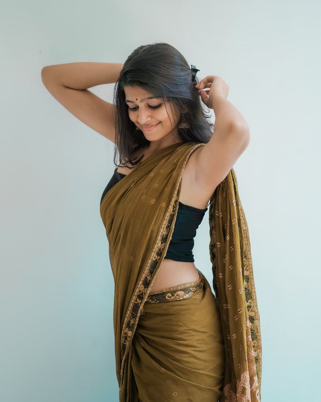 Ananthika Sanilkumar - Photos, Videos, Birthday, Latest News, Height In ...