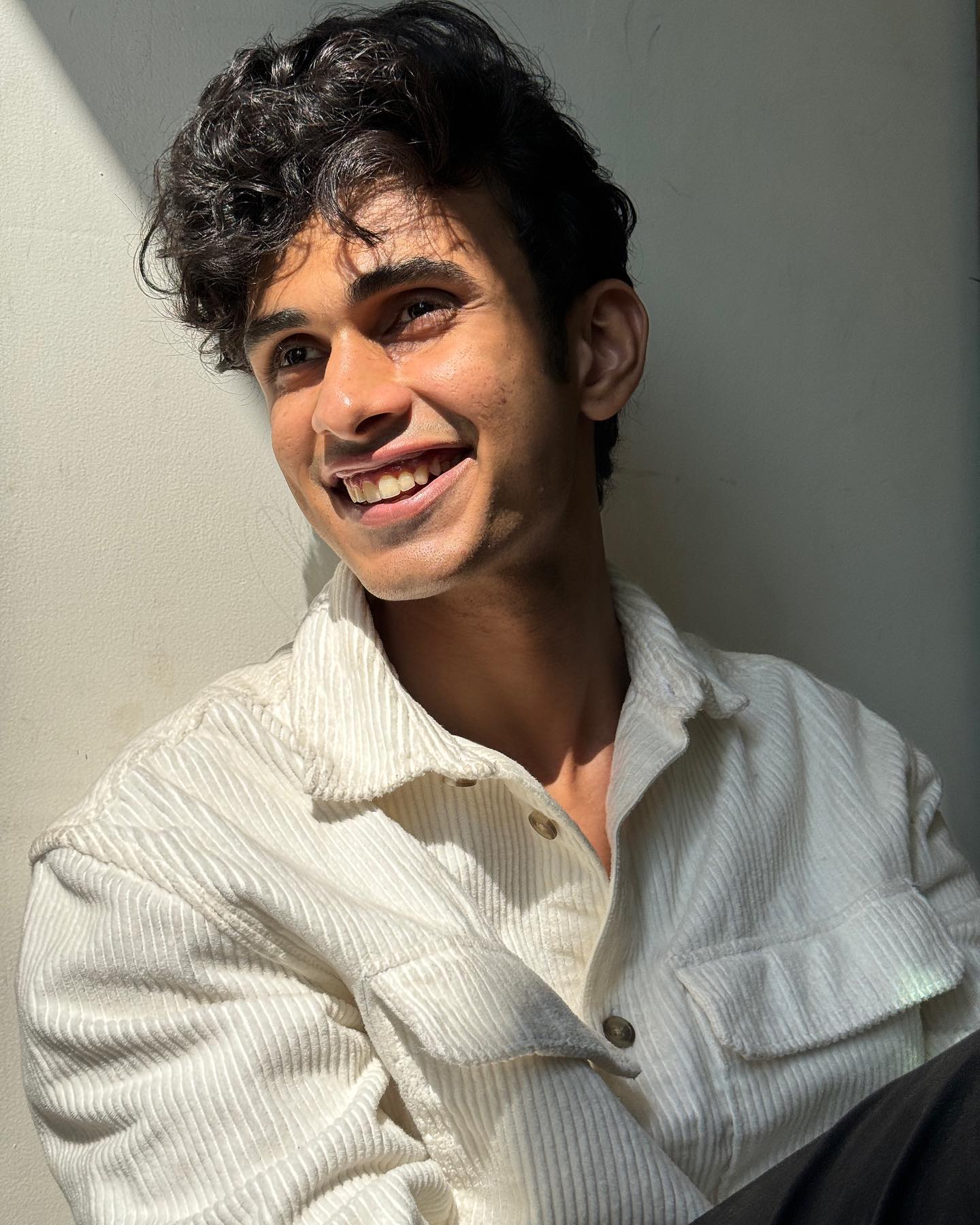 Dhaval Thakur - Photos, Videos, Birthday, Latest News, Height In Feet ...