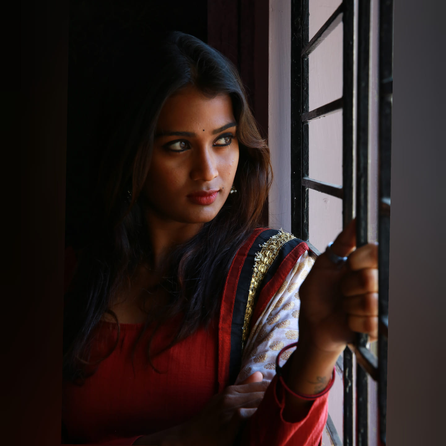 Poornima Ravi (Araathi) - Photos, Videos, Birthday, Latest News, Height ...