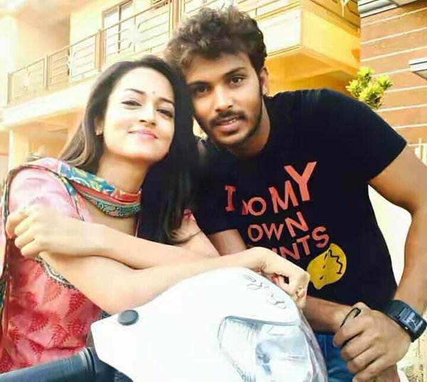 Saheba Movie Poster & Photos | Saheba Movie Location Pics | Saheba ...