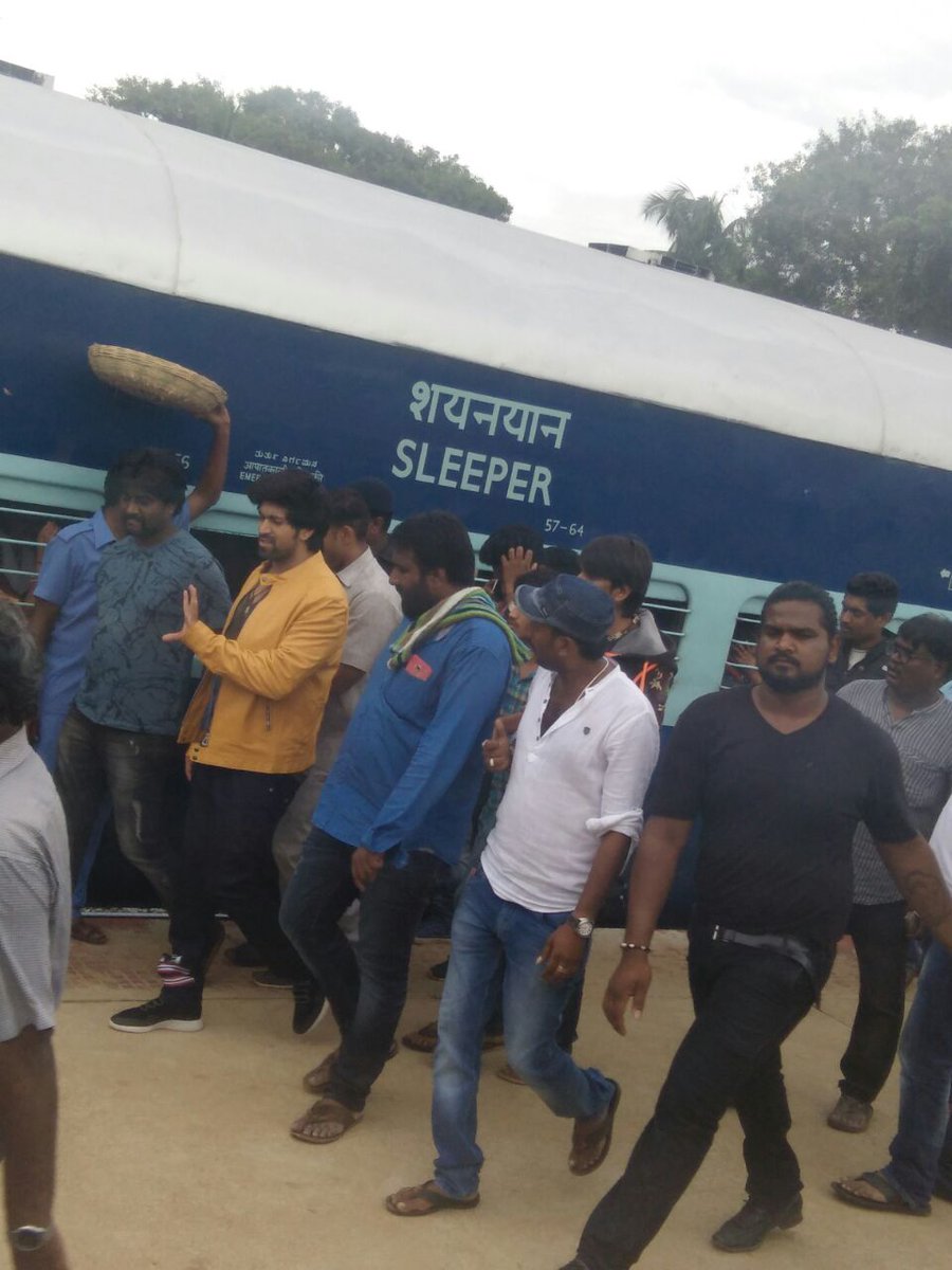 Santhu Straight Forward Movie Poster & Photos | Santhu Straight Forward ...