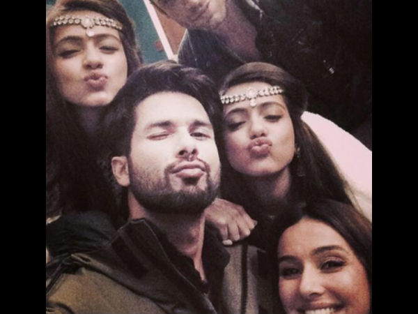Shaandaar Movie Poster & Photos | Shaandaar Movie Location Pics ...