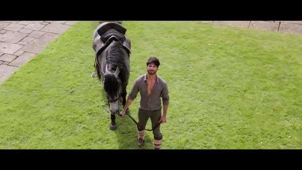 Shaandaar Movie Poster & Photos | Shaandaar Movie Location Pics ...