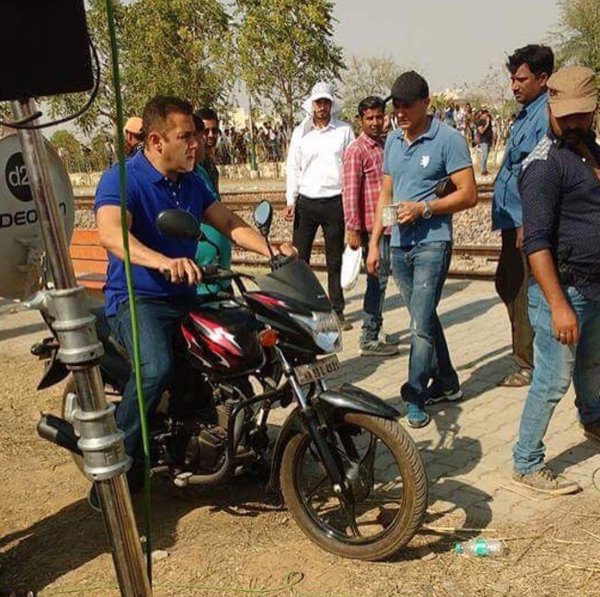 Sultan Movie Poster & Photos | Sultan Movie Location Pics | Sultan ...