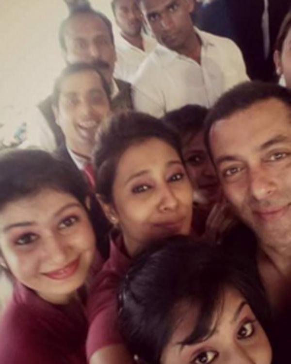 Sultan Movie Poster & Photos | Sultan Movie Location Pics | Sultan ...