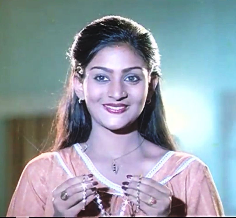 Unnimary - Photos, Videos, Birthday, Latest News, Height In Feet ...