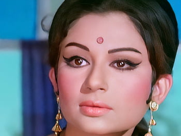 Famous Indian Actors Female 60 Photos - Moonagedaydream.film