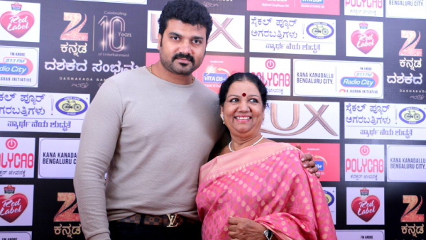 ರವಿಚಂದ್ರನ್ ಟು ಉಪೇಂದ್ರ: ತಮ್ಮ ತಾಯಿರೊಂದಿಗೆ ನಟಿಸಿರುವ ಸ್ಯಾಂಡಲ್‌ವುಡ್‌ ಸ್ಟಾರ್ ...