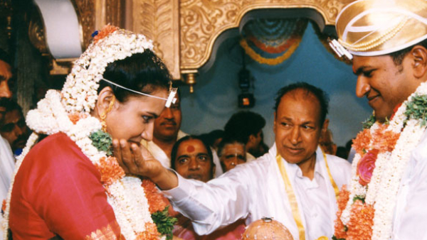 ದೊಡ್ಮನೆ ಹೆಮ್ಮೆಯ ಸೊಸೆ ಅಶ್ವಿನಿ ಪುನೀತ್ ರಾಜ್‌ಕುಮಾರ್ ವಯಸ್ಸು, ಕಾರು, ಆಸ್ತಿ ...