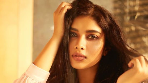 From Aishwarya Rajesh to Dushara Vijayan: Dusky Heroines of Tamil ...