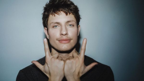 Matt Rife : Unwrapped - A Christmas Crowd work Special | Matt Rife ...