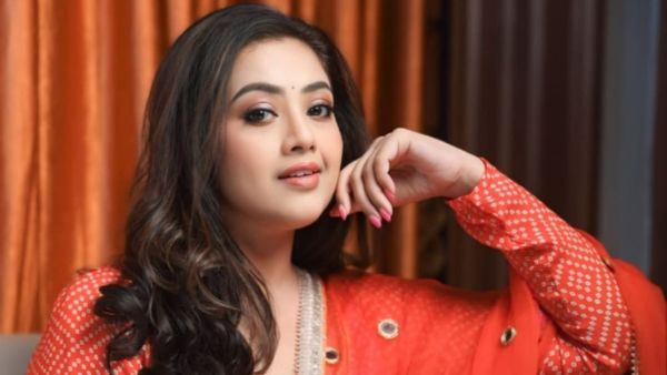 Meena Turns 49: 7 Lesser-Known Facts About the South Indian Eye Beauty ...