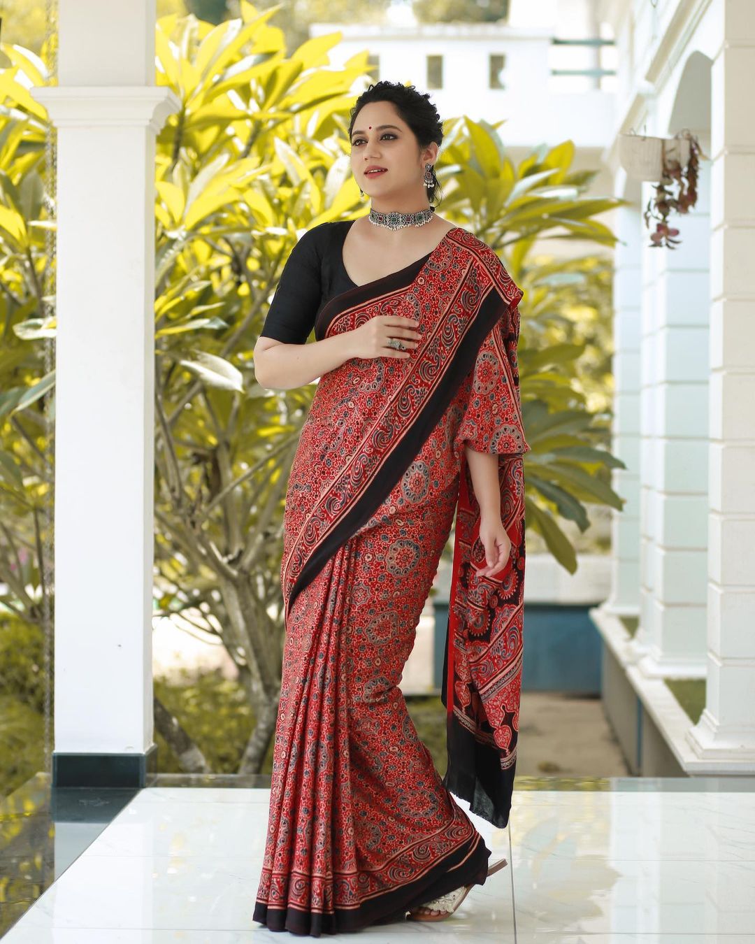 Unveiling Miya George’s Most Elegant Saree Styles| Top Elegant Saree ...