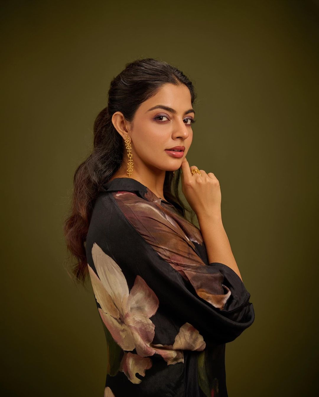 Why Is Nikhila Vimal’s Minimalist Style So Strikingly Chic? | Nikhila ...