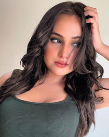 Aliya Naaz Movies | Aliya Naaz: Height, Age, Husband, Boyfriend ...