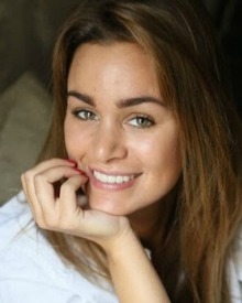 Elisa Bachir Bey Movies | Elisa Bachir Bey: Height, Age, Husband ...